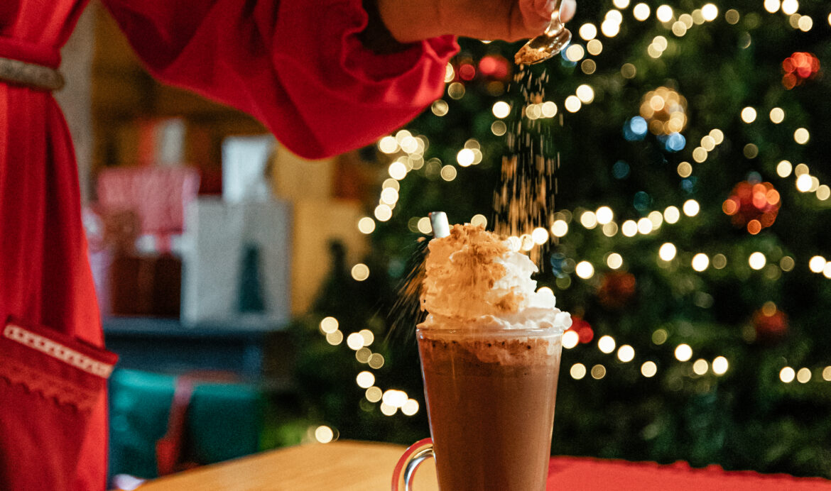 Café of Mrs. Claus | Mrs Santa Claus